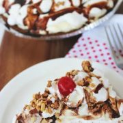 Easy No Bake Banana Split Pie Recipe - Baking Beauty