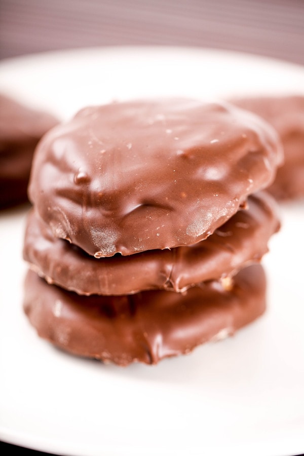 Best Tagalong Cookies (Girl Scout Copycat) - Baking Beauty