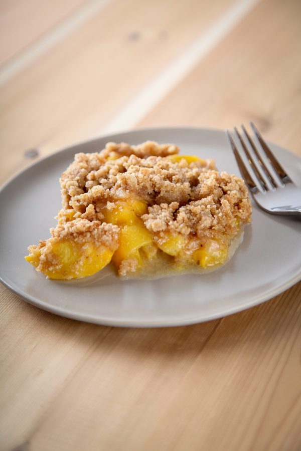Peach Crumble With a Crunchy Crumb Topping - Baking Beauty