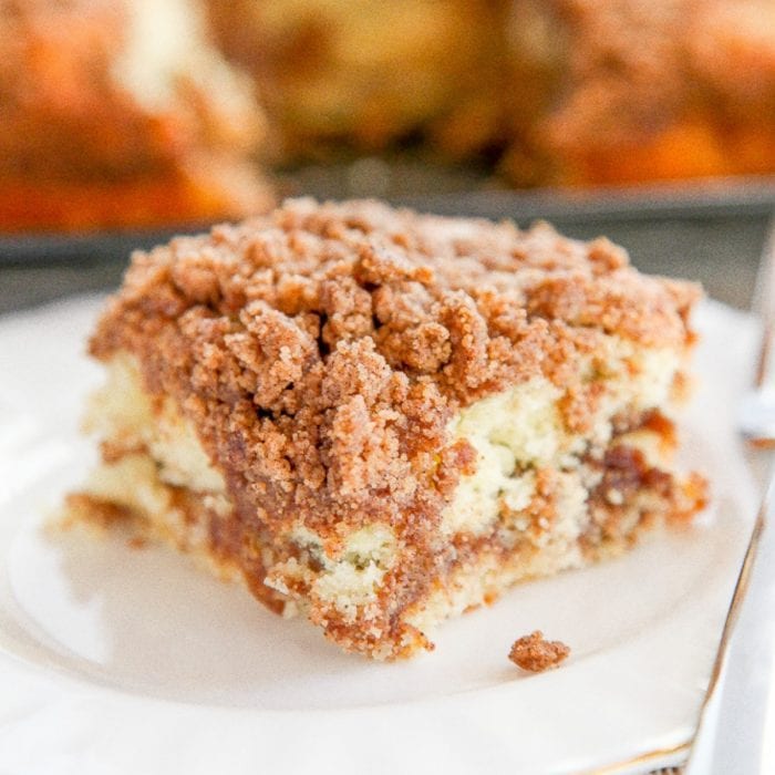 ULTIMATE CINNAMON COFFEE CAKE - Baking Beauty